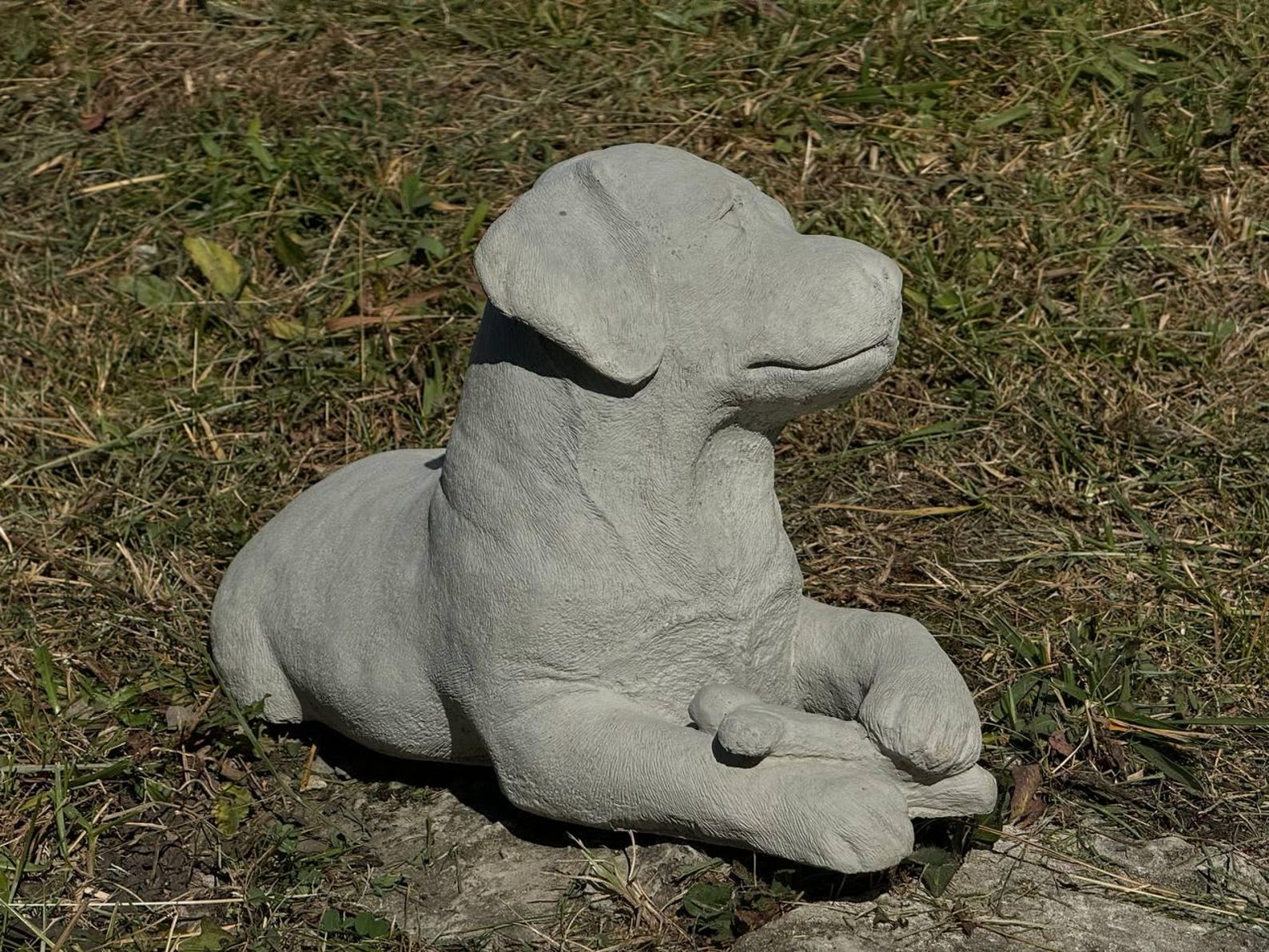 Labrador Statue 10 In, Outdoor Dog Memorial Rock, Laying Puppy With ...
