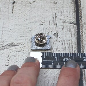 Typewriter Pin, Vintage Typewriter Enamel Pin, Writer Gift, Writer ...