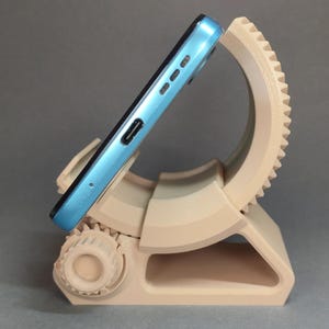 3d-printed Geared Phone Stand – Adjustable Angle & Charging Port ...