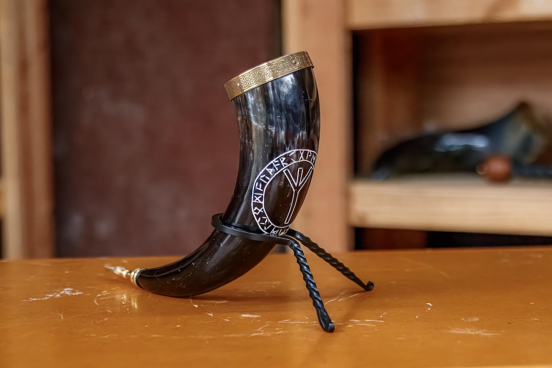 Hand Carved Algiz Design Viking Drinking Horn W/ Brass Celtic Band ...