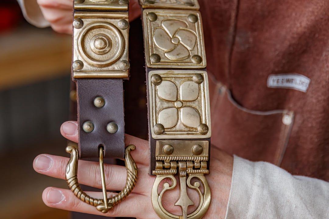 Medieval Clothing Cingulum Militare Facilis Rosette Belt Men's Medieval ...