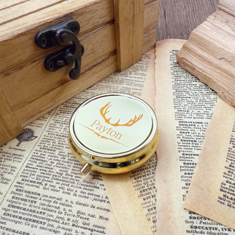 Customized Round Metal Pill Box, Portable 3-compartment Medicine ...