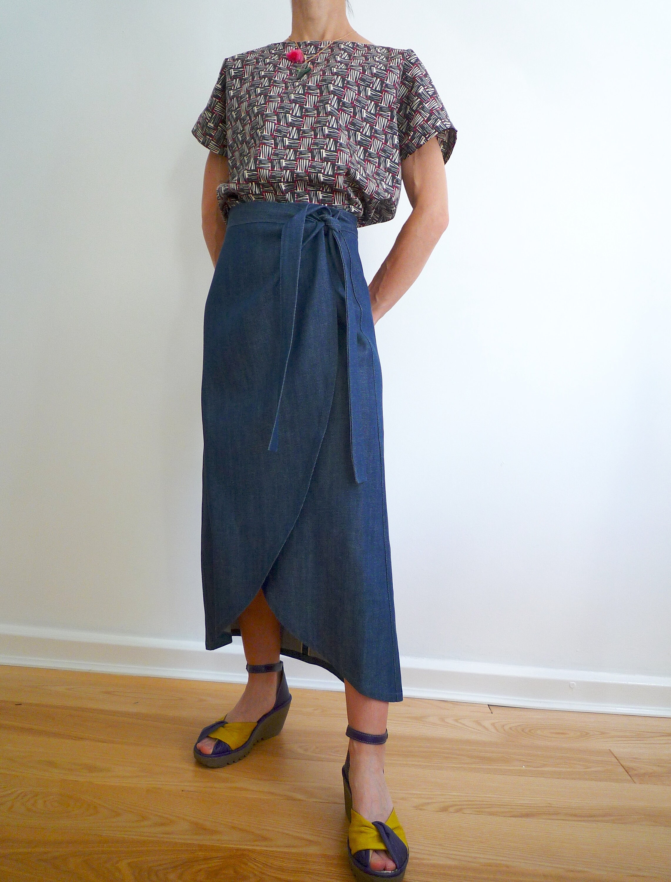 Vintage Inspired Black and Red Liberty Print Cotton Boxy Top, Small ...