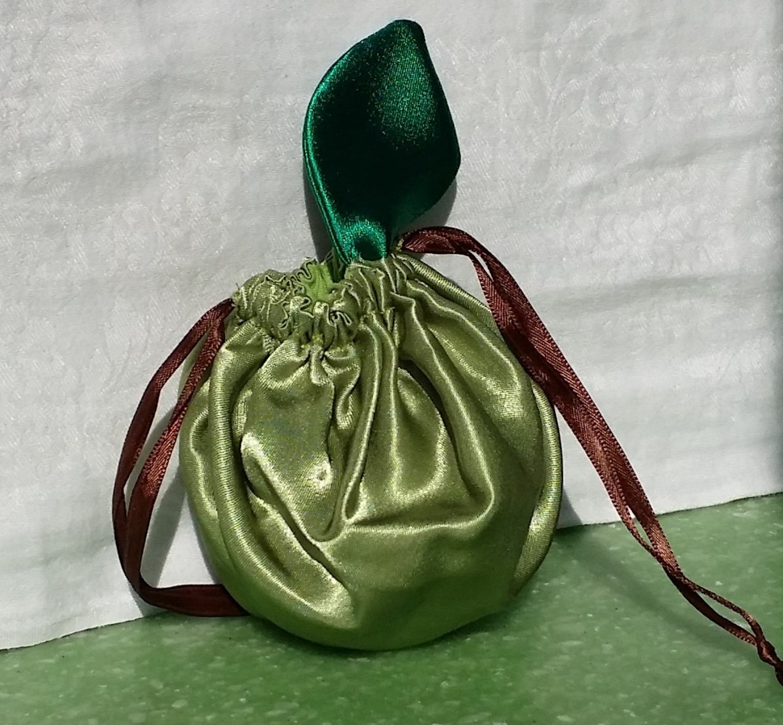 Apple Drawstring Bag, Jewelry, Wedding, Teacher Gift - Etsy