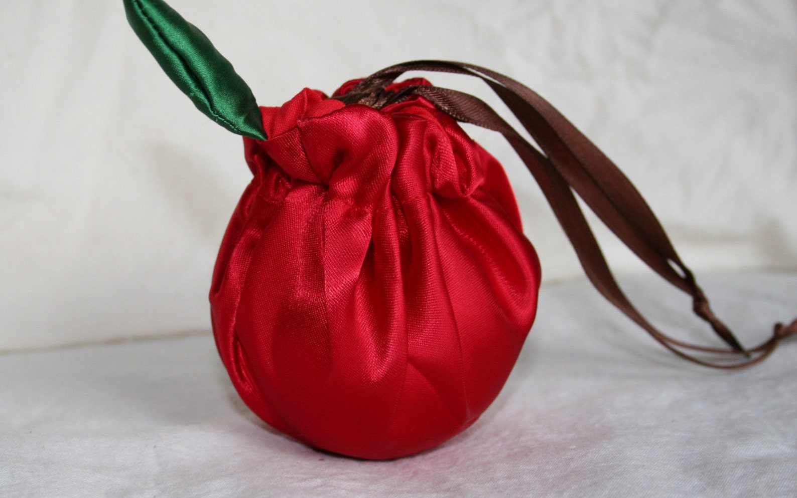 Apple Drawstring Bag, Jewelry, Wedding, Teacher Gift - Etsy