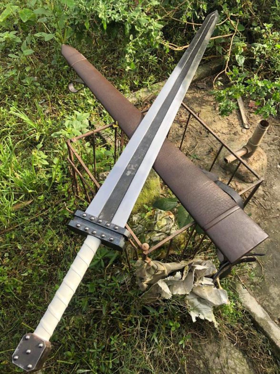 43 Inch Handmade Himalaya Guts Raider Sword | 5160 Carbon Steel Blade ...