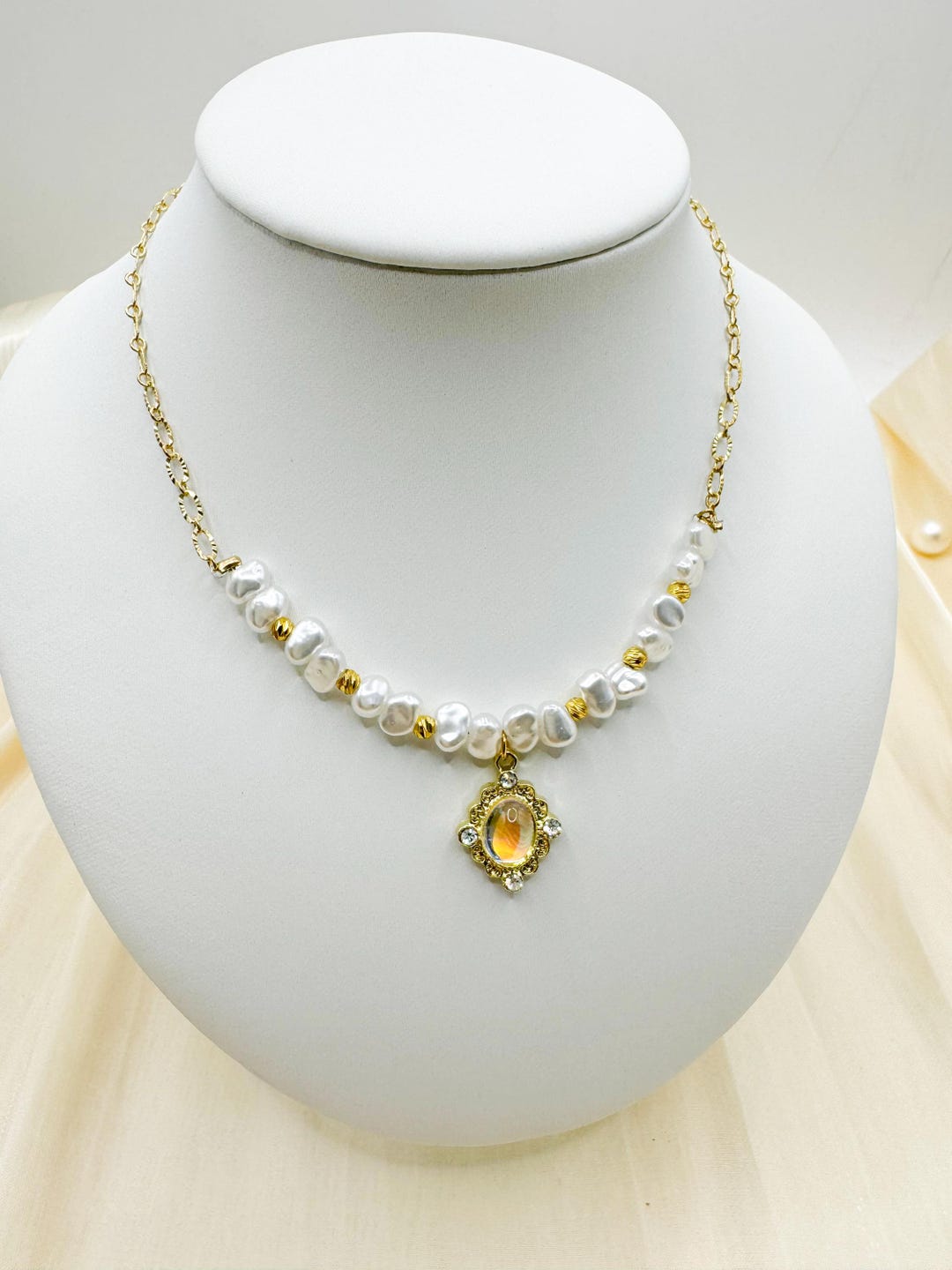 Baroque Pearl Necklace With Vintage Gold Pendant for Elegant and ...