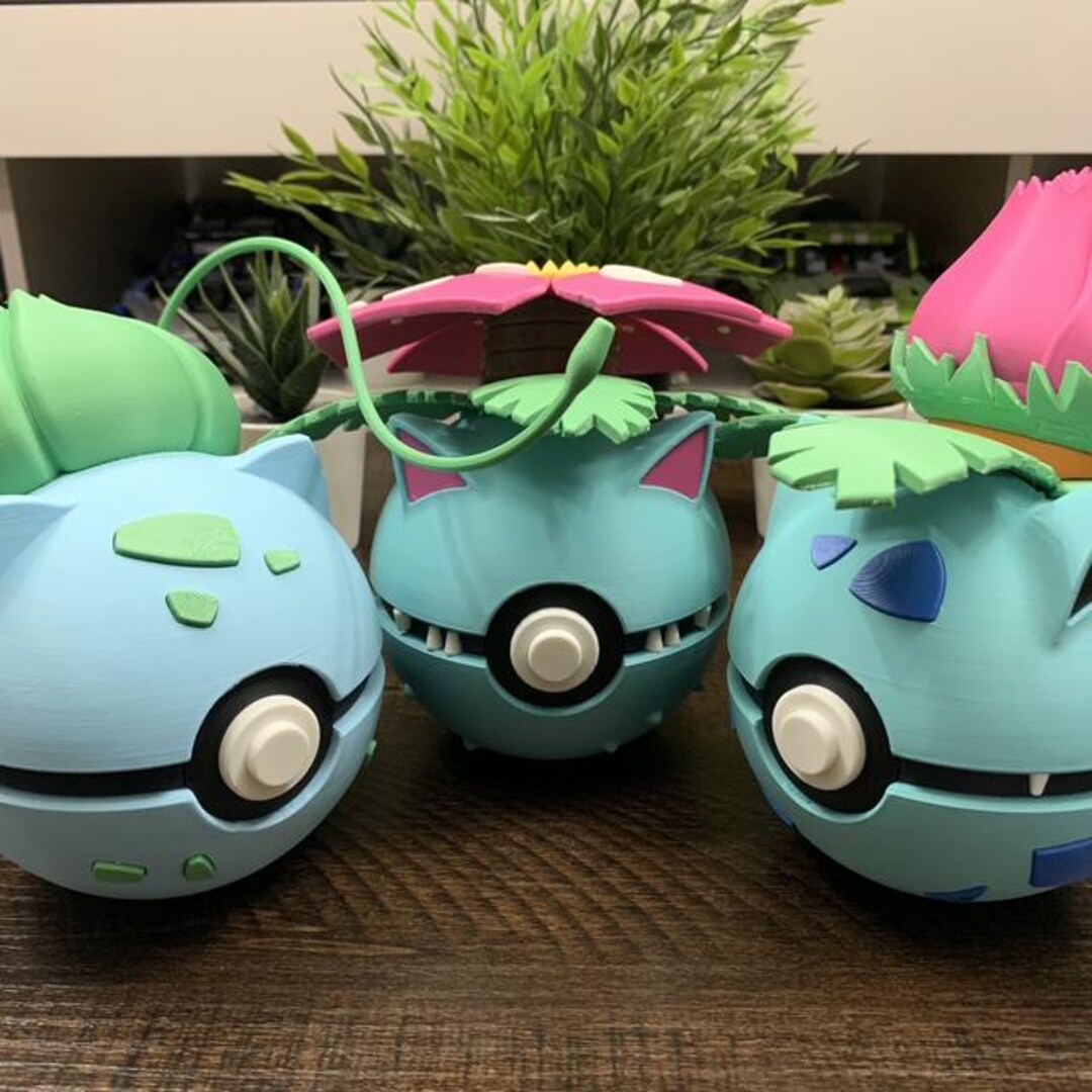 Bulbasaur, Ivysaur & Venusaur Pokemon Evolution, Pokeball Designs Decor ...