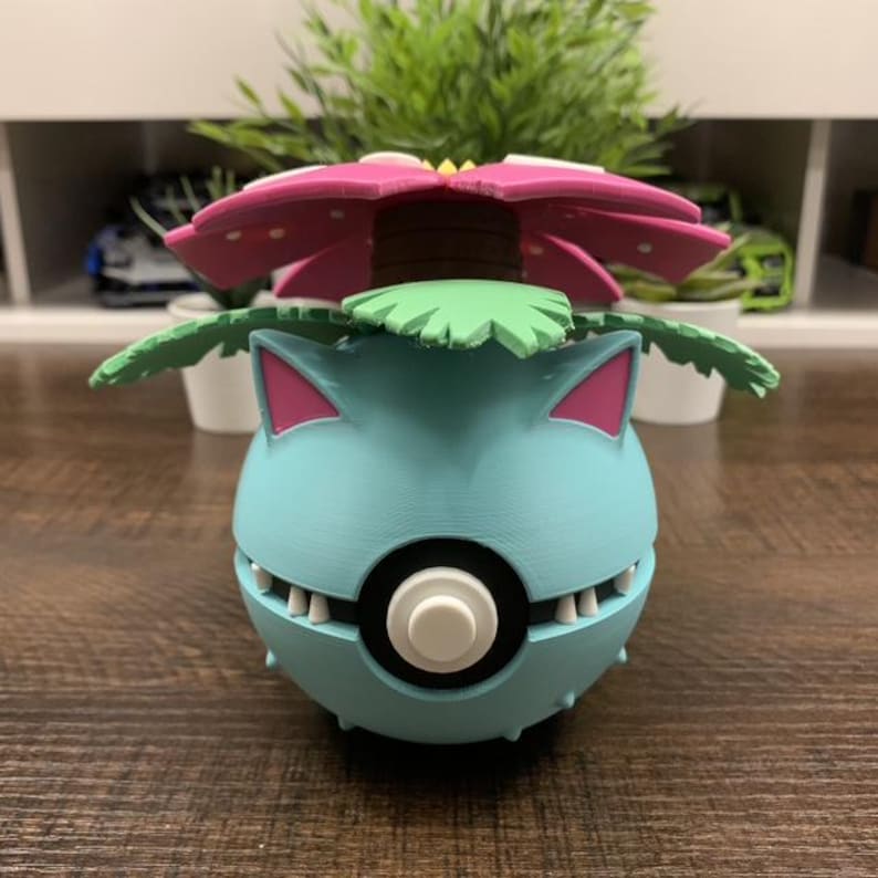Bulbasaur, Ivysaur & Venusaur Pokemon Evolution, Pokeball Designs Decor ...