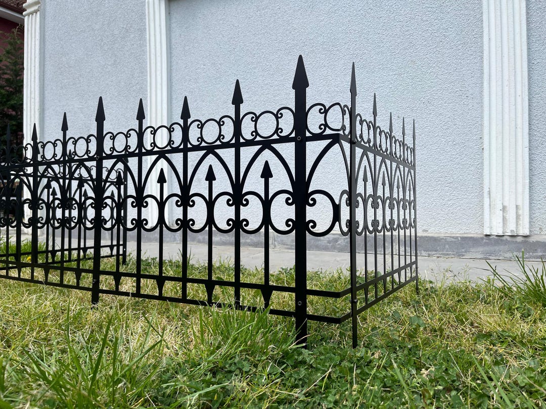 Metal Garden Fence Panels, Decorative Plant Protector, Flower Bed ...