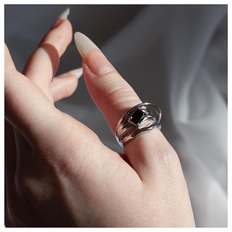 Black Stone Orbit Ring, Adjustable Liquid Metal Silver Tone Band ...