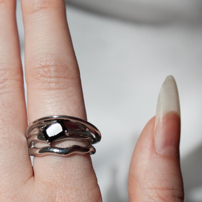 Black Stone Orbit Ring, Adjustable Liquid Metal Silver Tone Band ...
