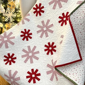 Peppermint Snowflakes | PDF Quilt Pattern | the Pattern Basket - Etsy