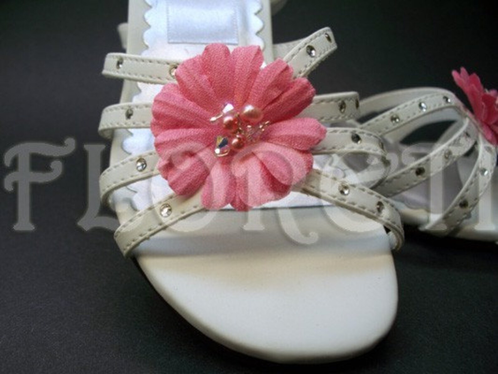 Mini Pink Daisy Shoe Clips for Girls - Etsy