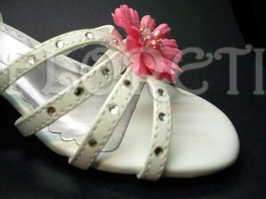 Mini Pink Daisy Shoe Clips for Girls - Etsy