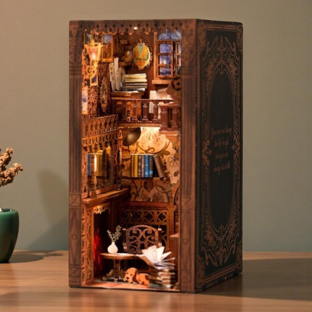 Eternal Bookstore DIY Book Nook Kit W/ Touch Light, Vintage Wooden ...