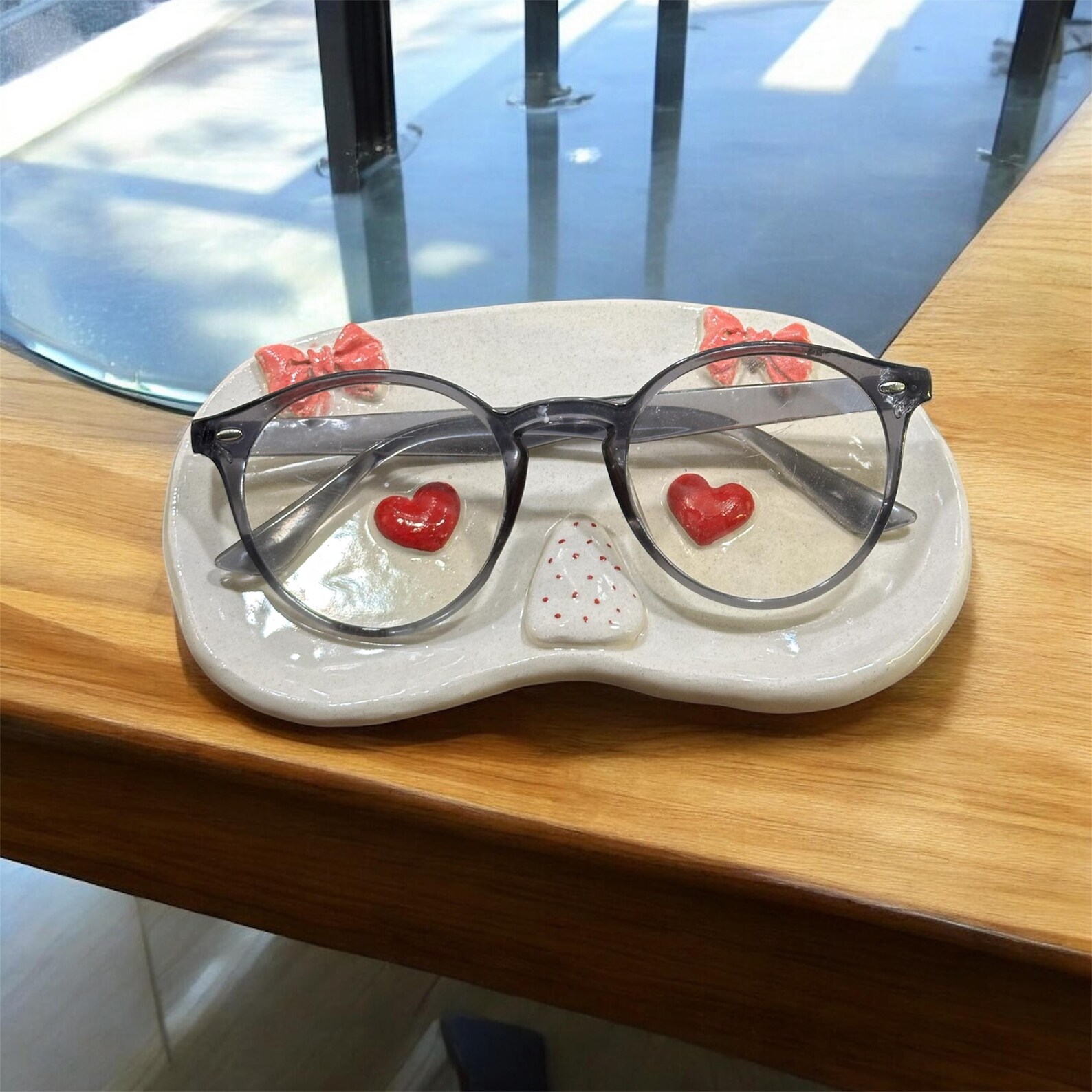 Handmade Ceramic Face Glasses Tray | Mrs. Princess | Unique Eyewear ...