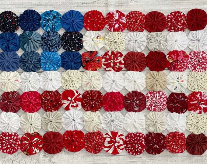 Antique Primitive Farmhouse Yo-yo Quilt Table Runner / Hand Crafted Yo ...