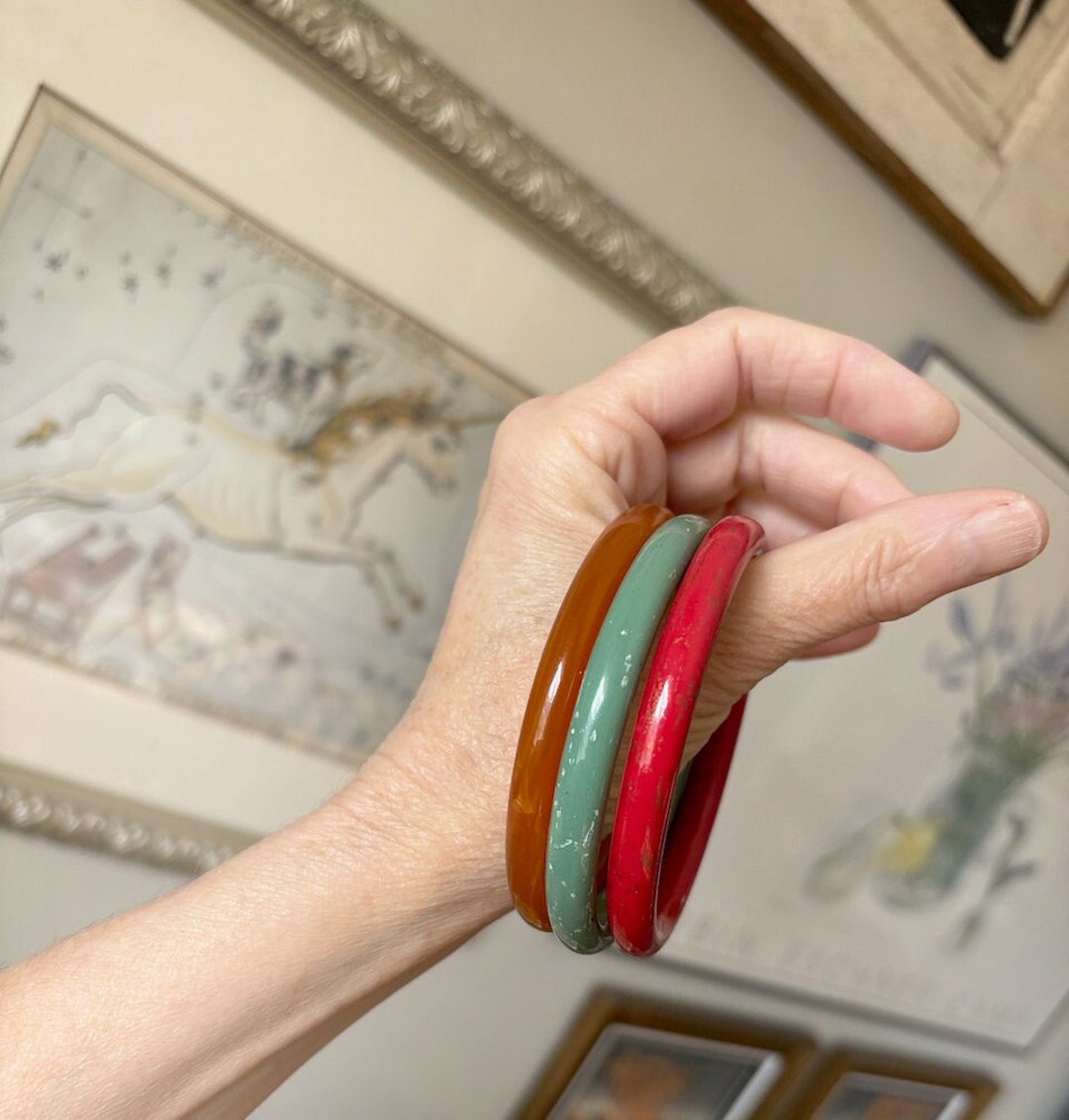 Set of 3 Vintage Lucite Bangles Red Green Brown Minimalist Bangles - Etsy