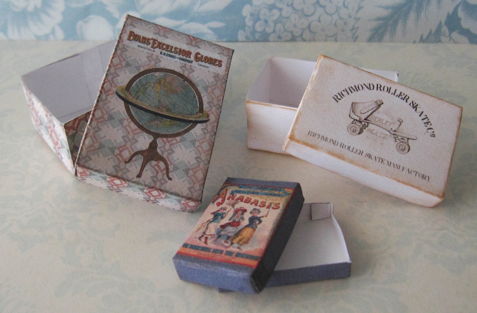 Dollhouse Miniature Toy and Game Boxes PRINTABLE Christmas Gift Store 1 ...