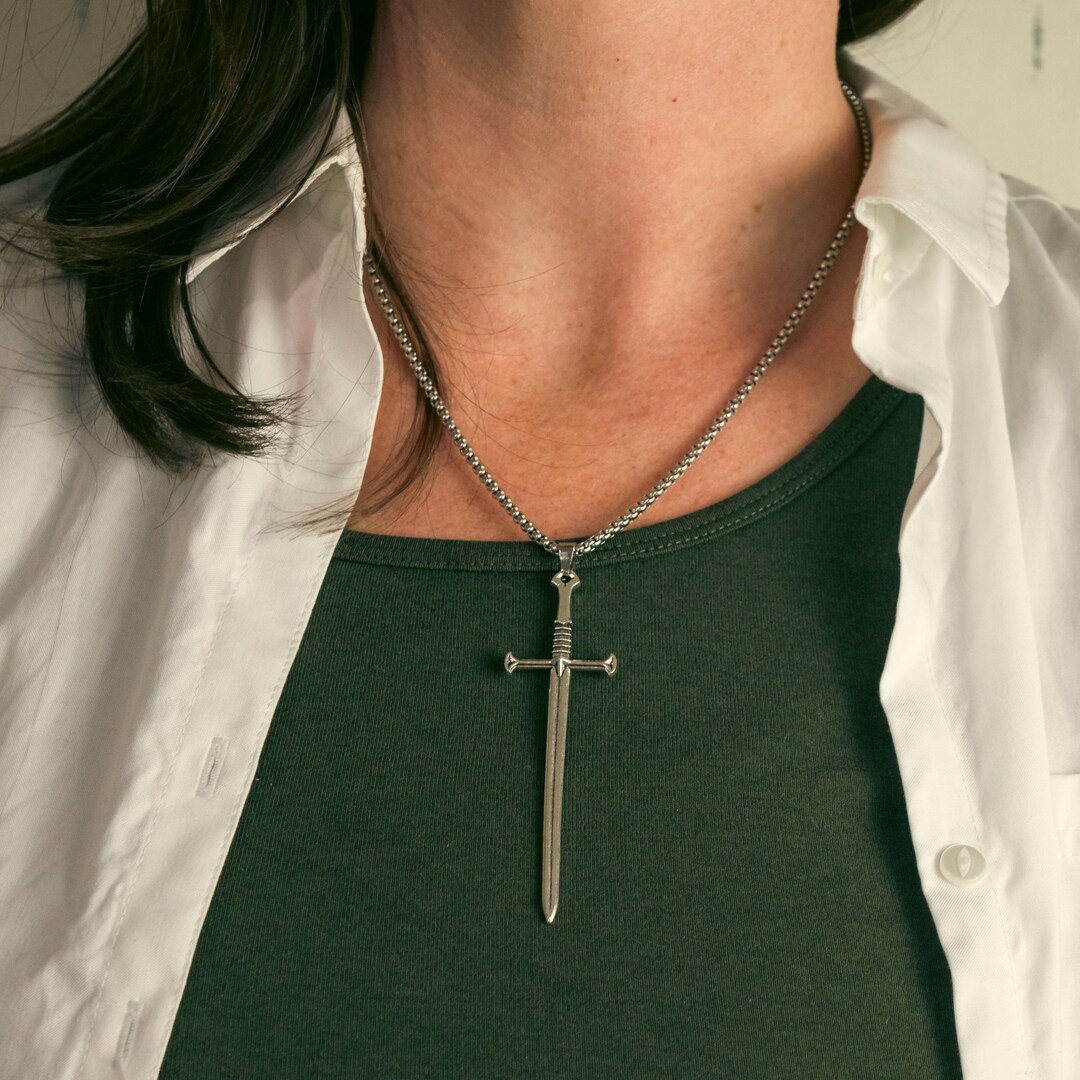 Andúril Sword Cross Necklace 20-inch Stainless Steel Pendant Necklace ...