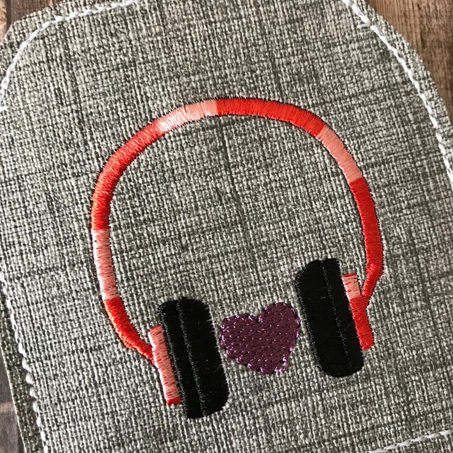 Earbud | Earspeakers |earphones Keeper Holder - Keychain Pocket ...