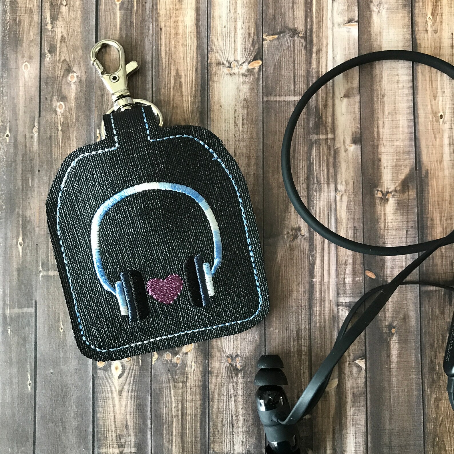 Earbud | Earspeakers |earphones Keeper Holder - Keychain Pocket ...