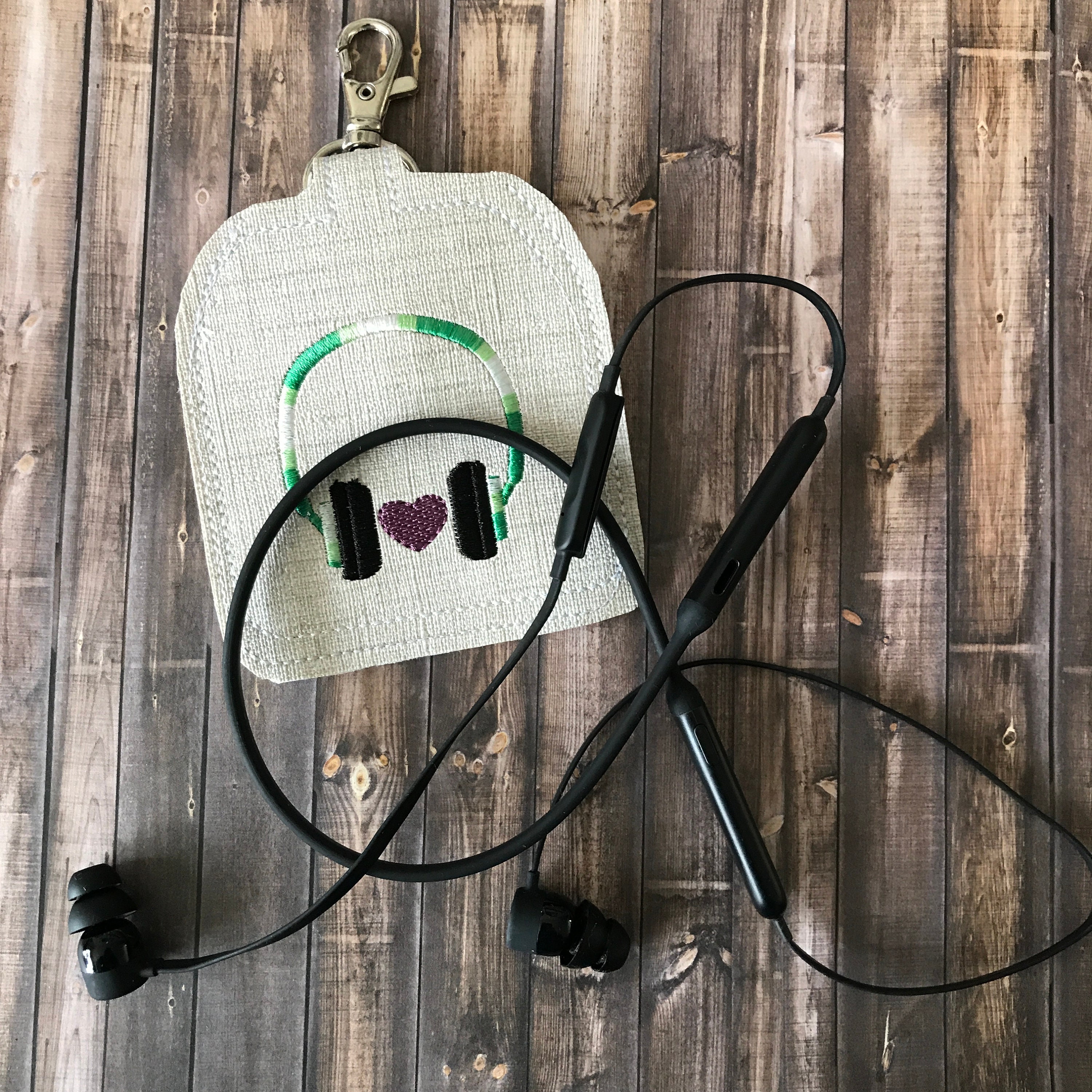 Earbud | Earspeakers |earphones Keeper Holder - Keychain Pocket ...