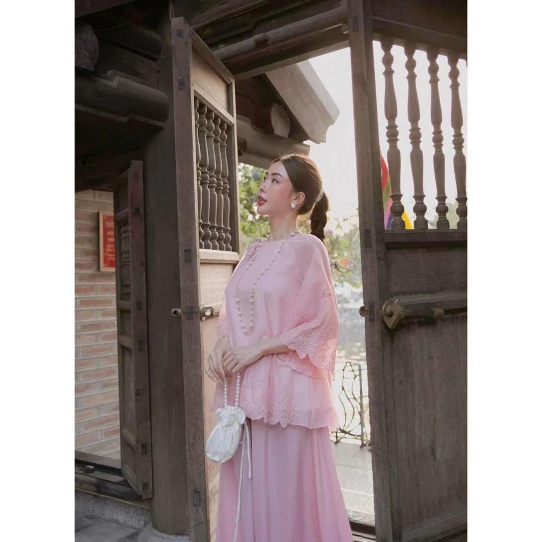 Pre-made Traditional Temple Attire - Women's Buddhist Outfit in Silk ...