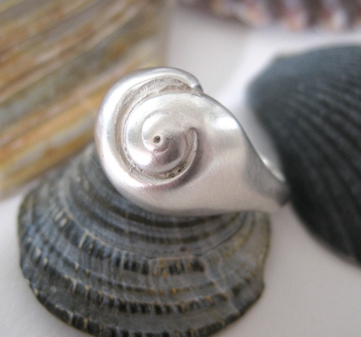 Hatteras Silver Snail Shell Ring Small - Etsy