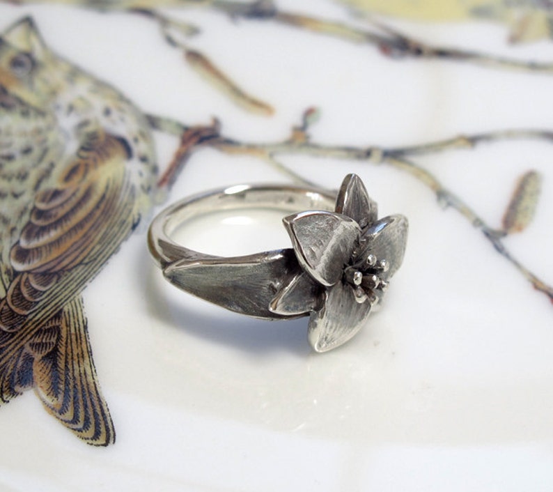 Trillium Wildflower Botanical Ring Sterling Silver - Etsy