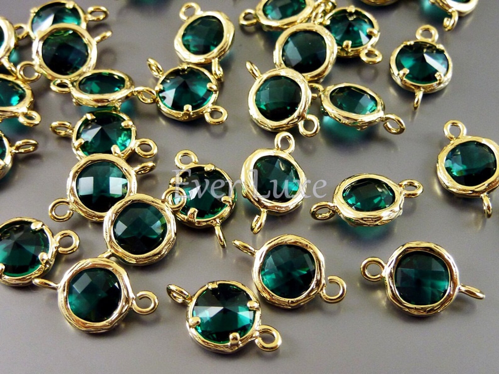 2 Tiny Round Emerald Glass Connectors Faceted Small Green - Etsy