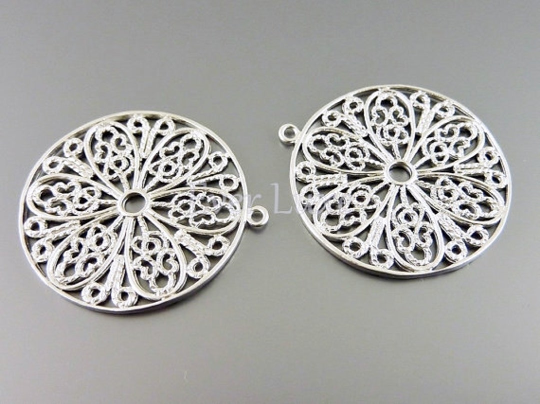 2 Elegant Floral Pattern Filigree Pendants Round Daisy Flower - Etsy