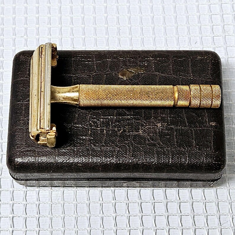 Vintage 1940's Gillette Milord Gold Tone TTO DE Razor /original Case ...