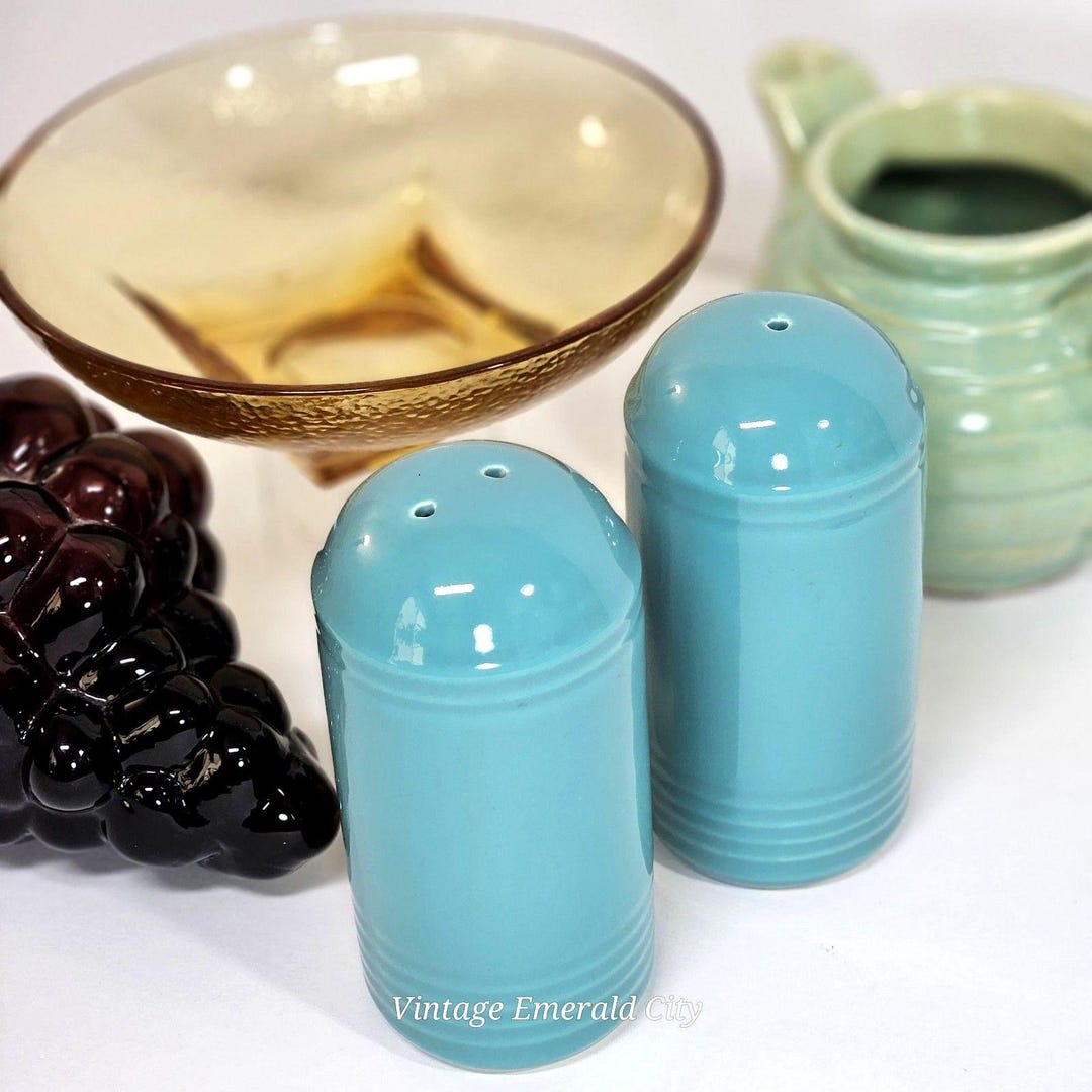 Vtg Neo Art Deco Japan Beehive Salt & Pepper Shakers Teal Blue Color ...