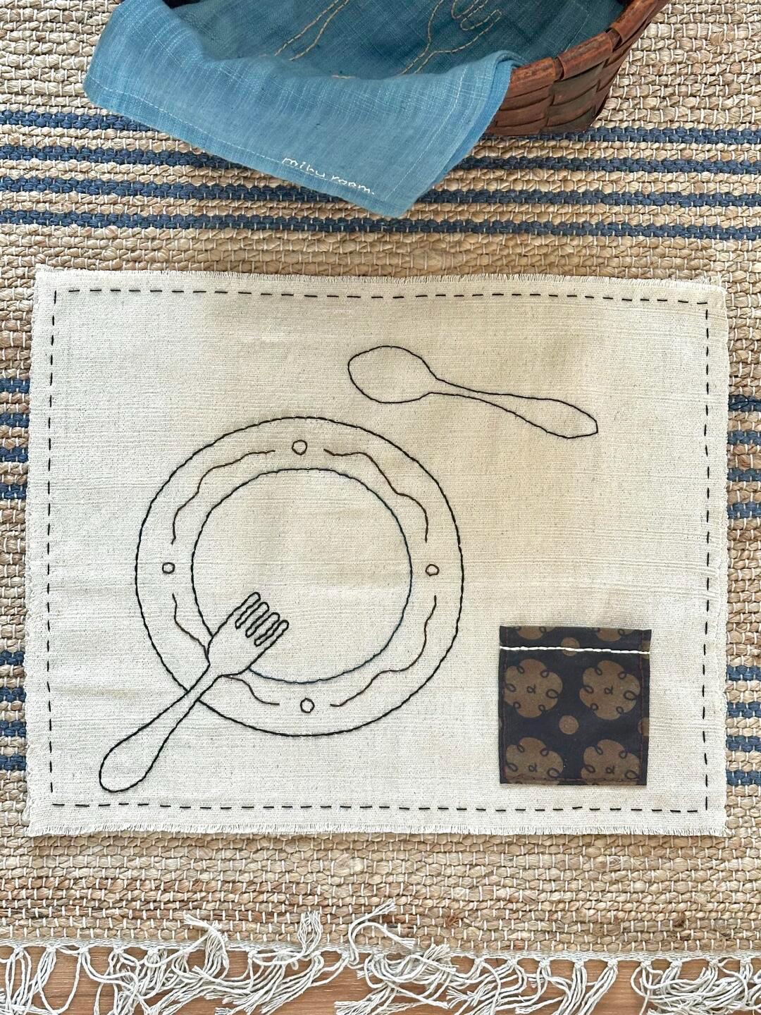 Linen Placemat With Pocket Hand-embroidered Linen Placemat for Dinner ...