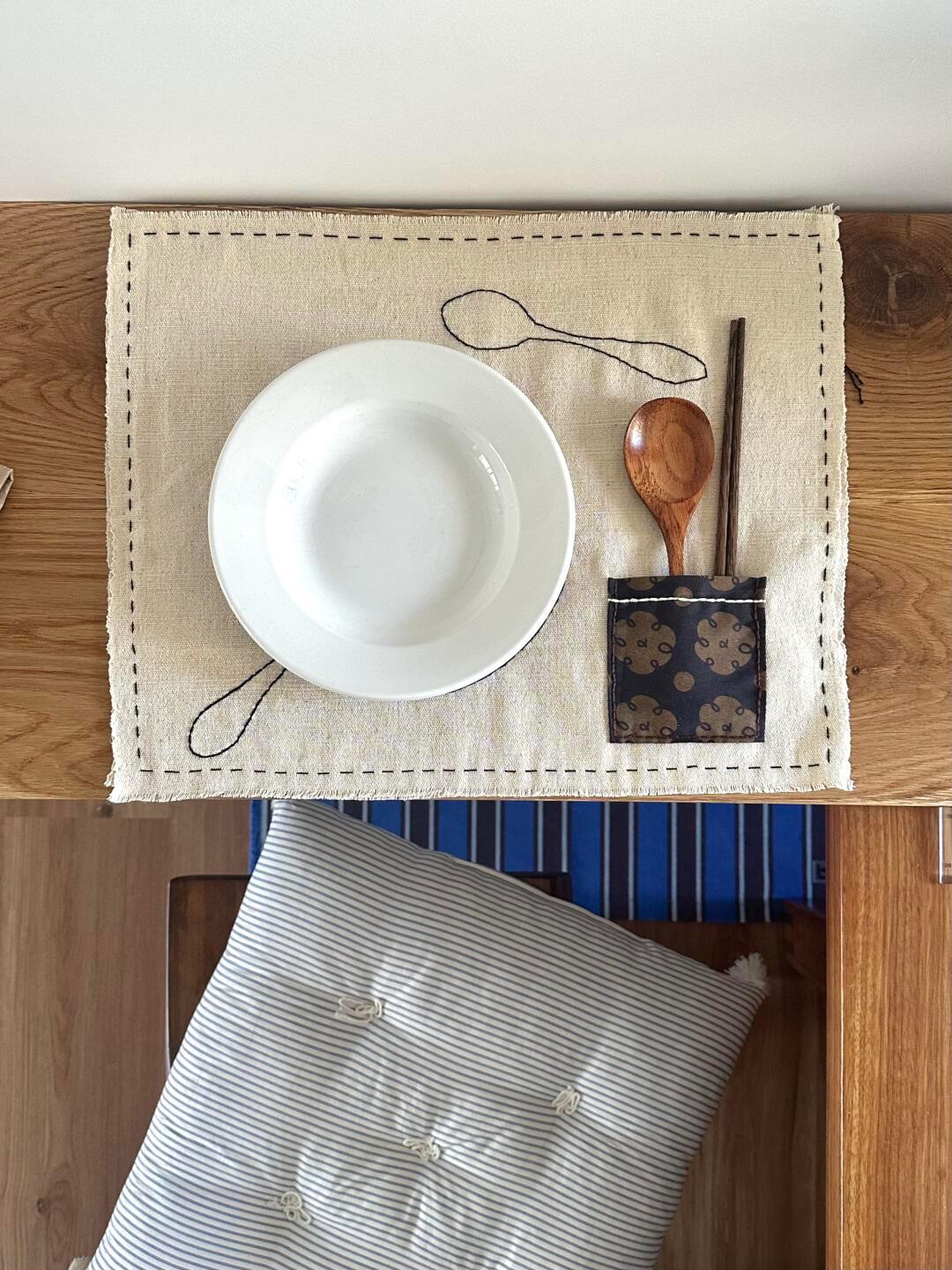 Linen Placemat With Pocket Hand-embroidered Linen Placemat for Dinner ...