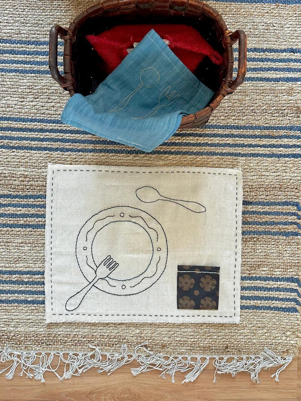 Linen Placemat With Pocket Hand-embroidered Linen Placemat for Dinner ...