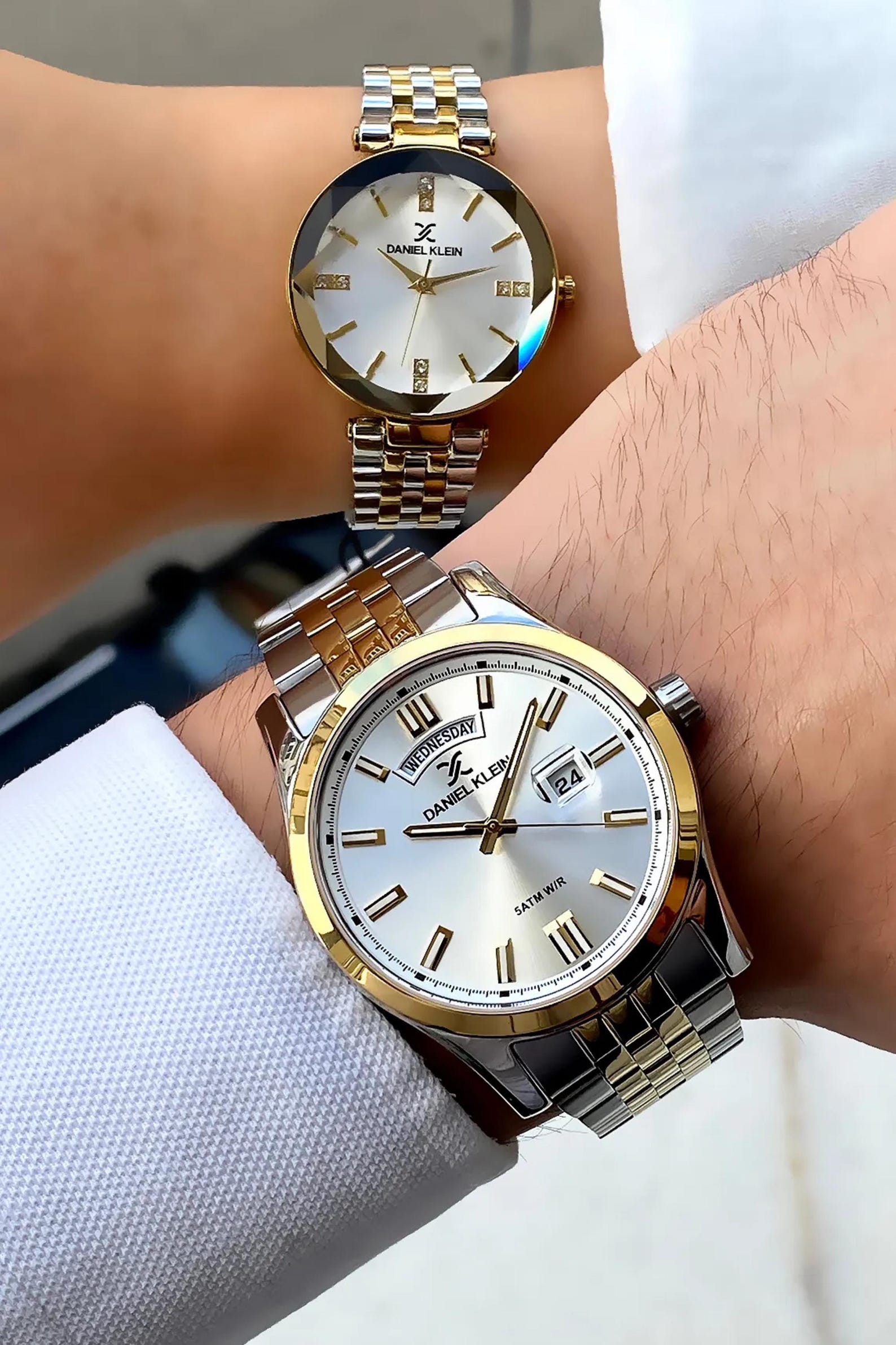 Luxurious Gold & Silver Couple Watch Set - Elegant His and Hers Watches ...