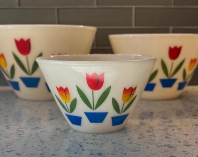 Vintage Pyrex Fire King “tulip” Mixing Bowls - Limited - Edition- 1950s ...