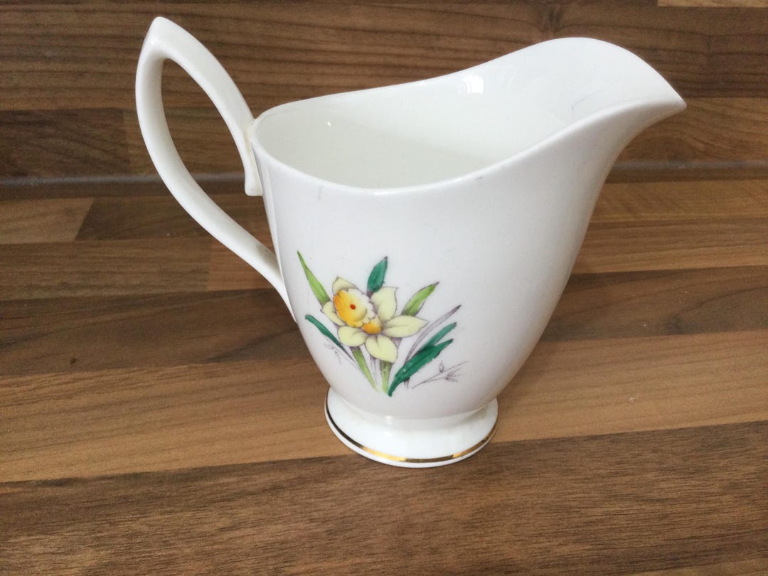 Royal Albert March Flower of the Month Daffodil Pattern Creamer / Milk ...