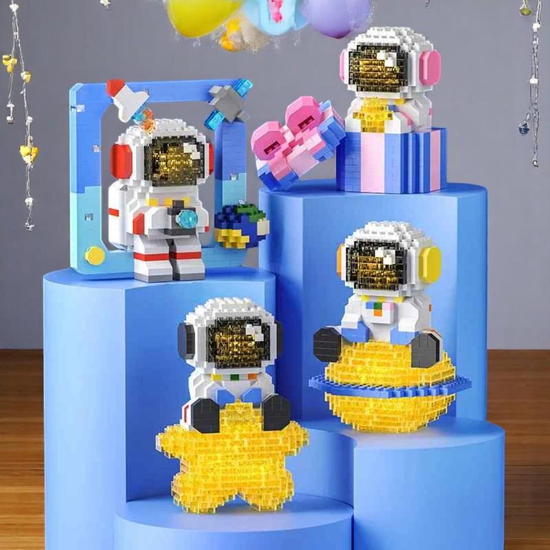 Glowing Astronaut Micro Building Block Set – Space DIY Bricks With ...