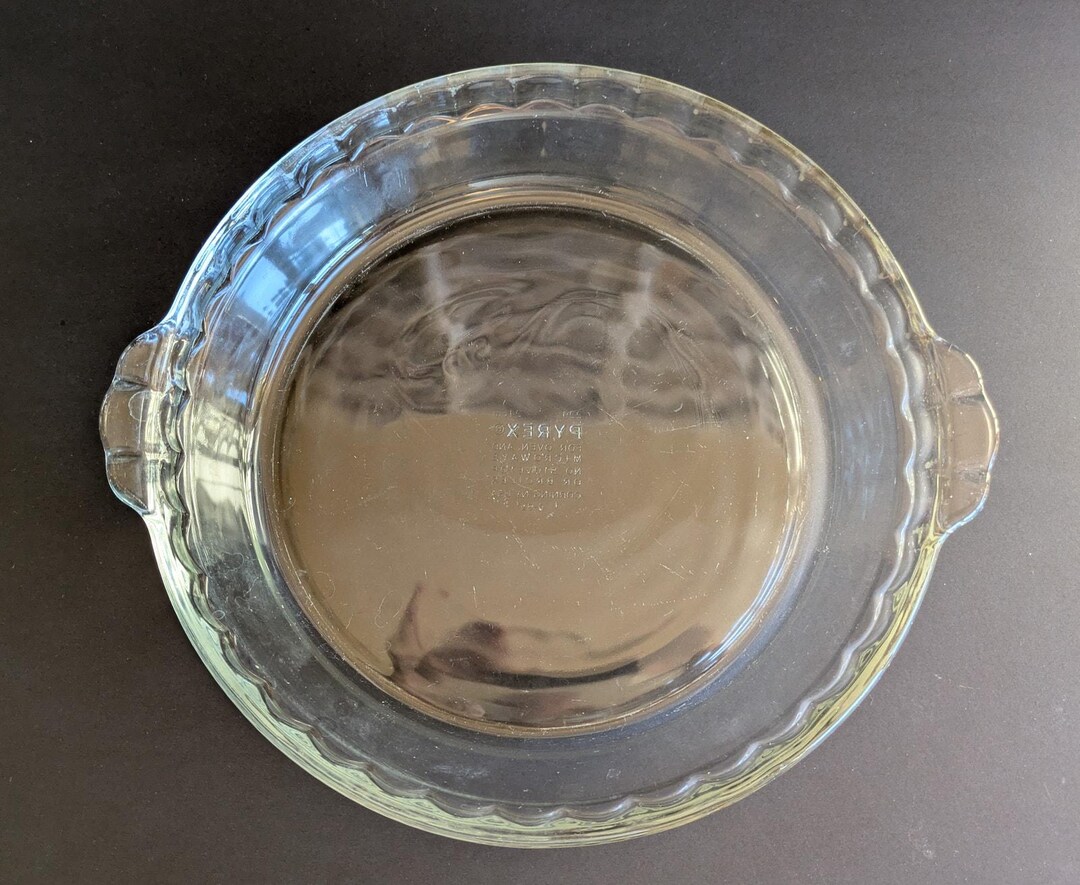 PYREX Pie Plate 229 Fluted Scallop Edge 9 and 1 Half in Clear Glass ...