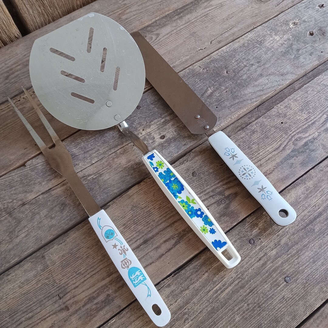 Three Mismatched Mid Century Cooking Utensils Decorative Plastic Handle Vintage Kitchen Japan ...