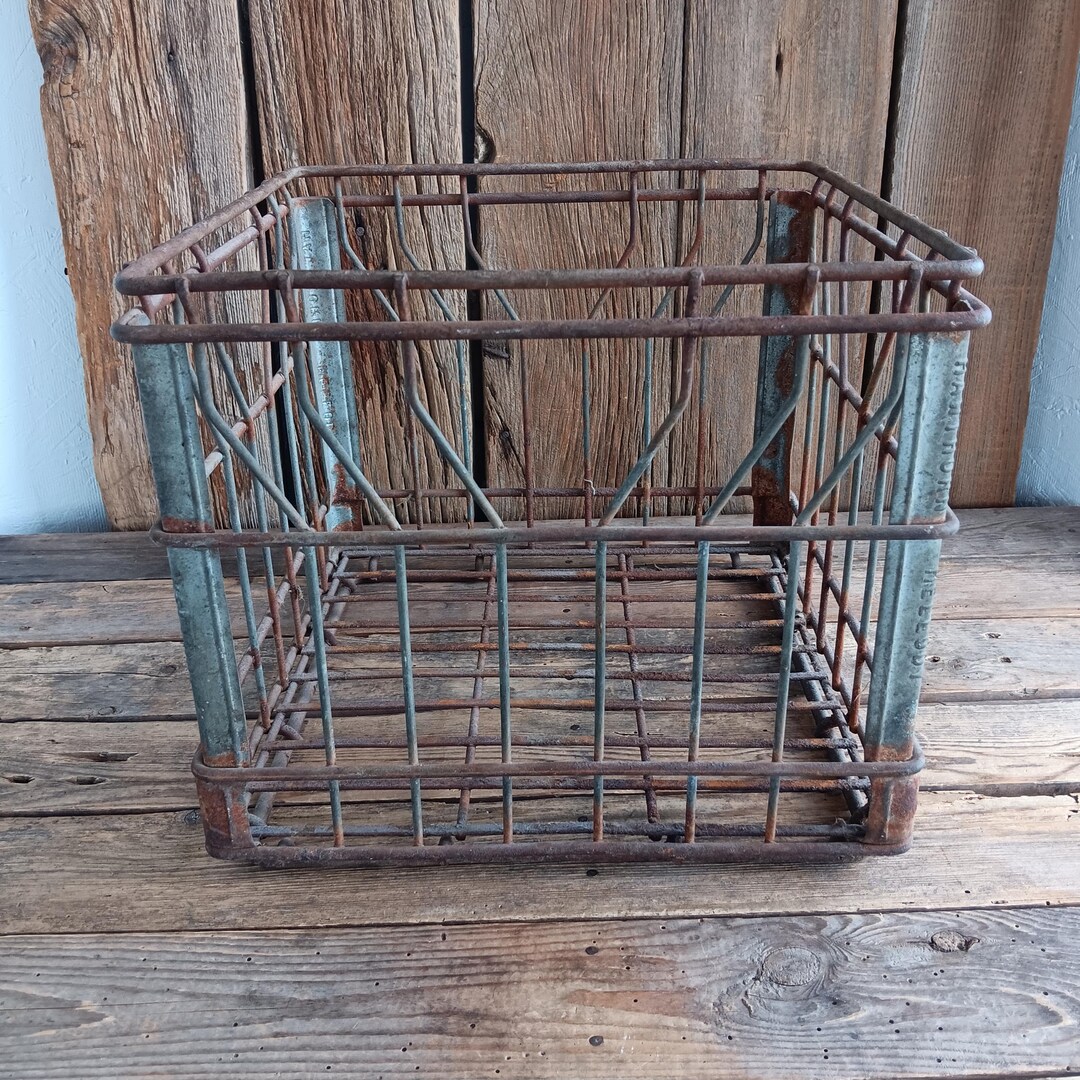 Vintage Hawthorn Mellody Milk Crate Rusty Metal Wire Dairy Farmhouse ...
