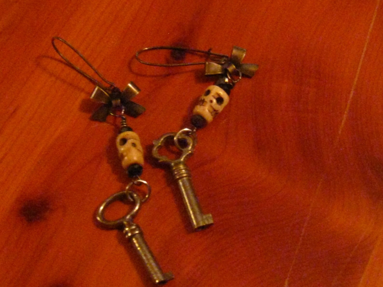 VINTAGE Upcycled Skeleton Keys and Bone Skulls Earringskey - Etsy
