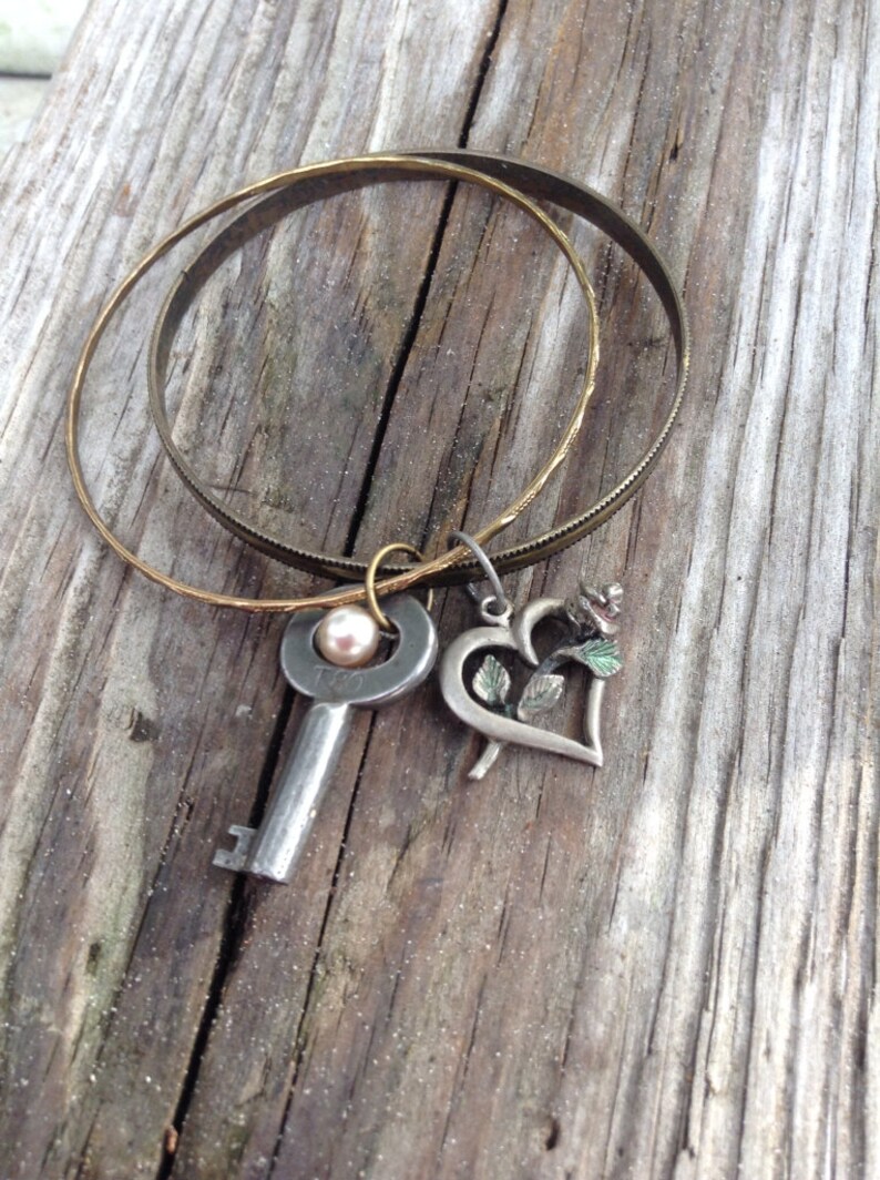 Upcycled Vintage Skeleton Key and Heart Assemblage Bangle - Etsy