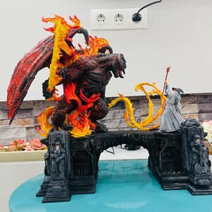 Balrog Vs Gandalf Diorama – Epic LOTR Bridge Scene – LED Balrog Statue ...