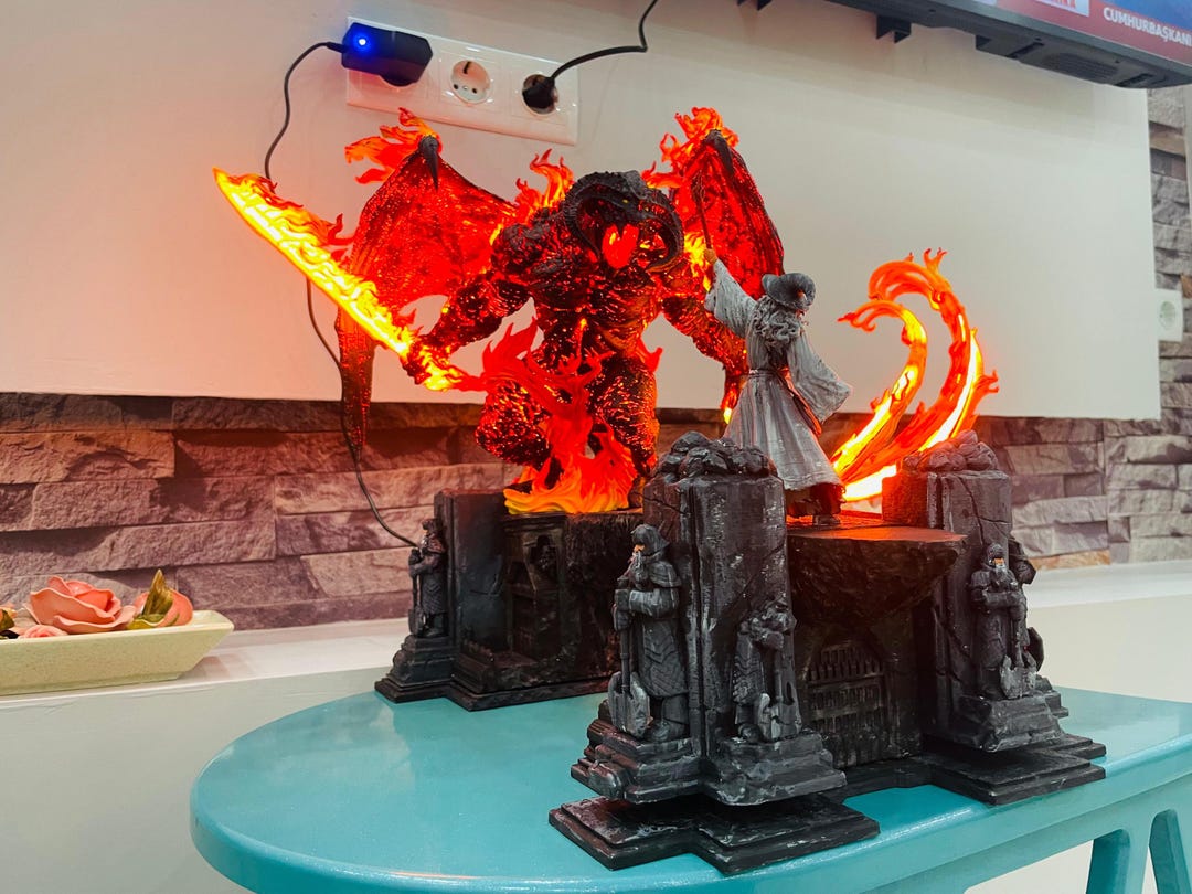 Balrog Vs Gandalf Diorama – Epic LOTR Bridge Scene – LED Balrog Statue ...