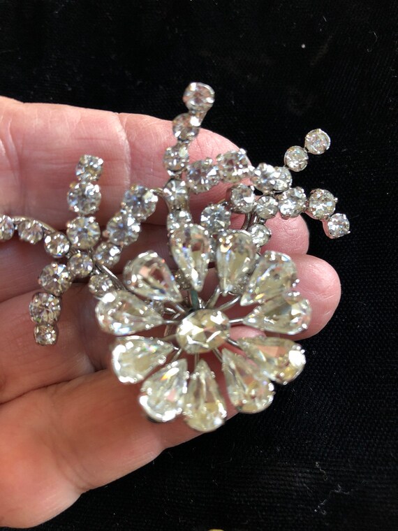 Austria Clear Rhinestone Brooch Flower Azul Austria - Gem